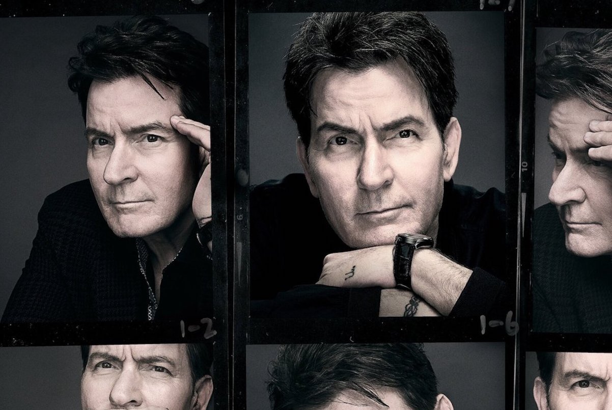 Charlie Sheen piloteó un vuelo con 300 personas a bordo mientras estaba ...